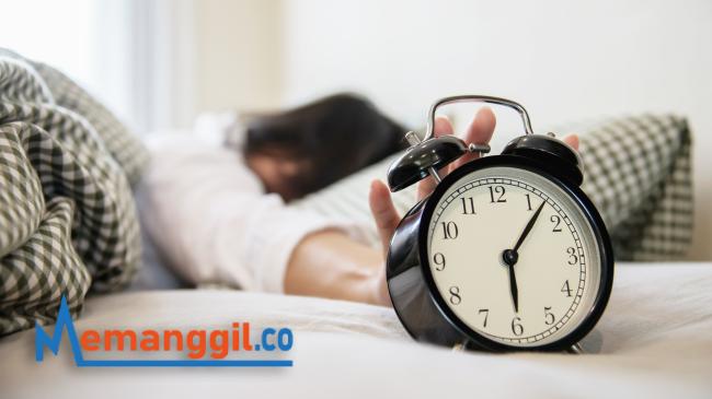 Sering Kesiangan? Ini 7 Cara Agar Terbiasa Bangun Subuh